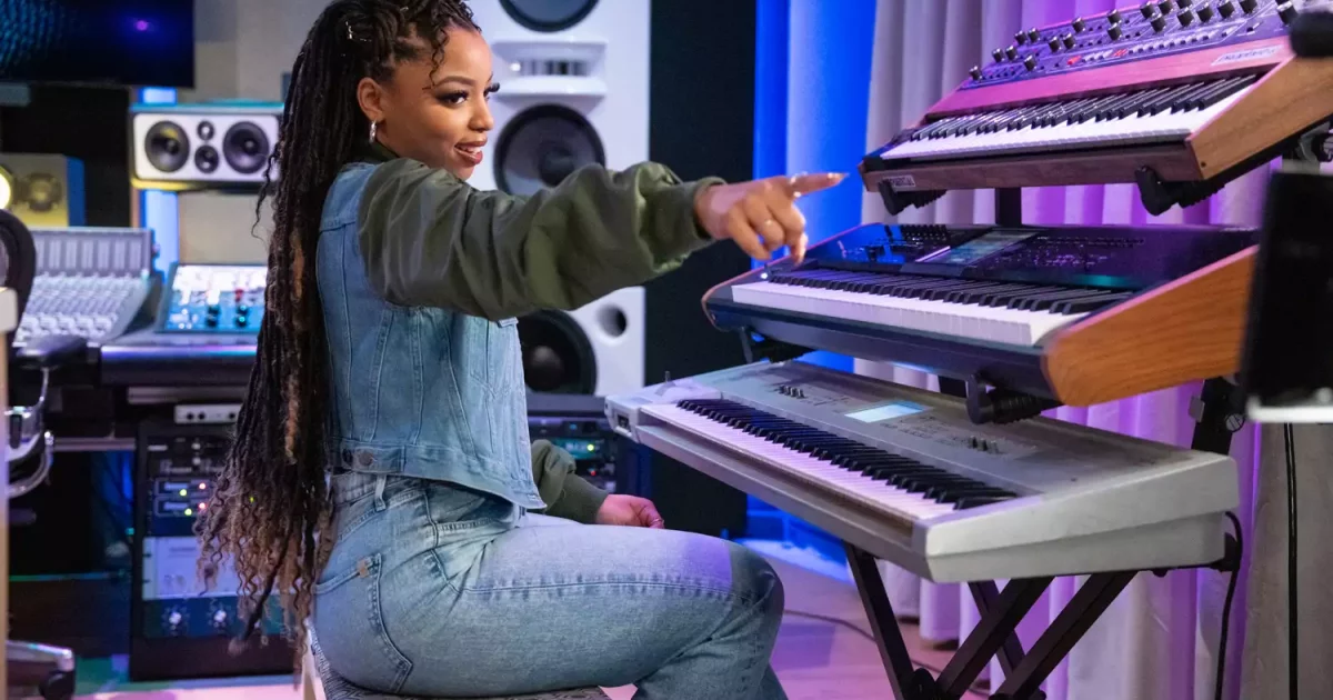 Black Women Pushing The Right Buttons. A Look At Black Women Behind The ...